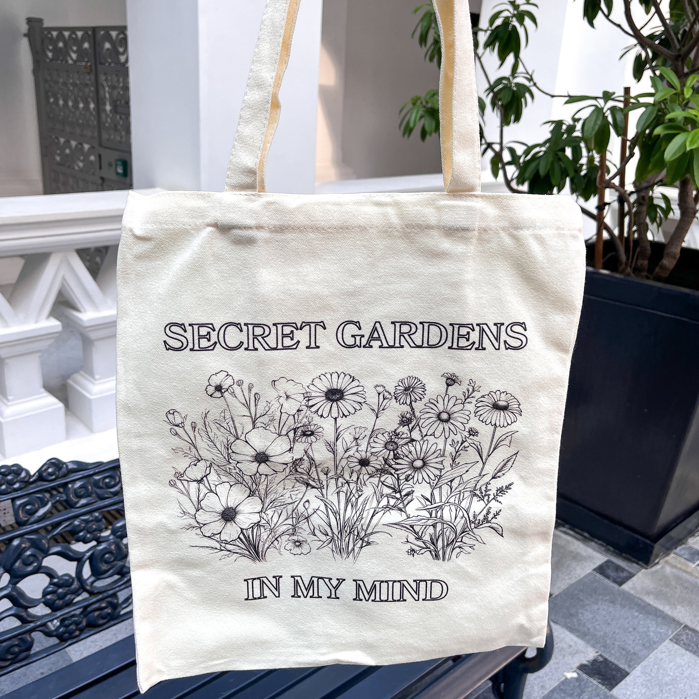 Secret Gardens Tote Bag – ItsNewYearsDay
